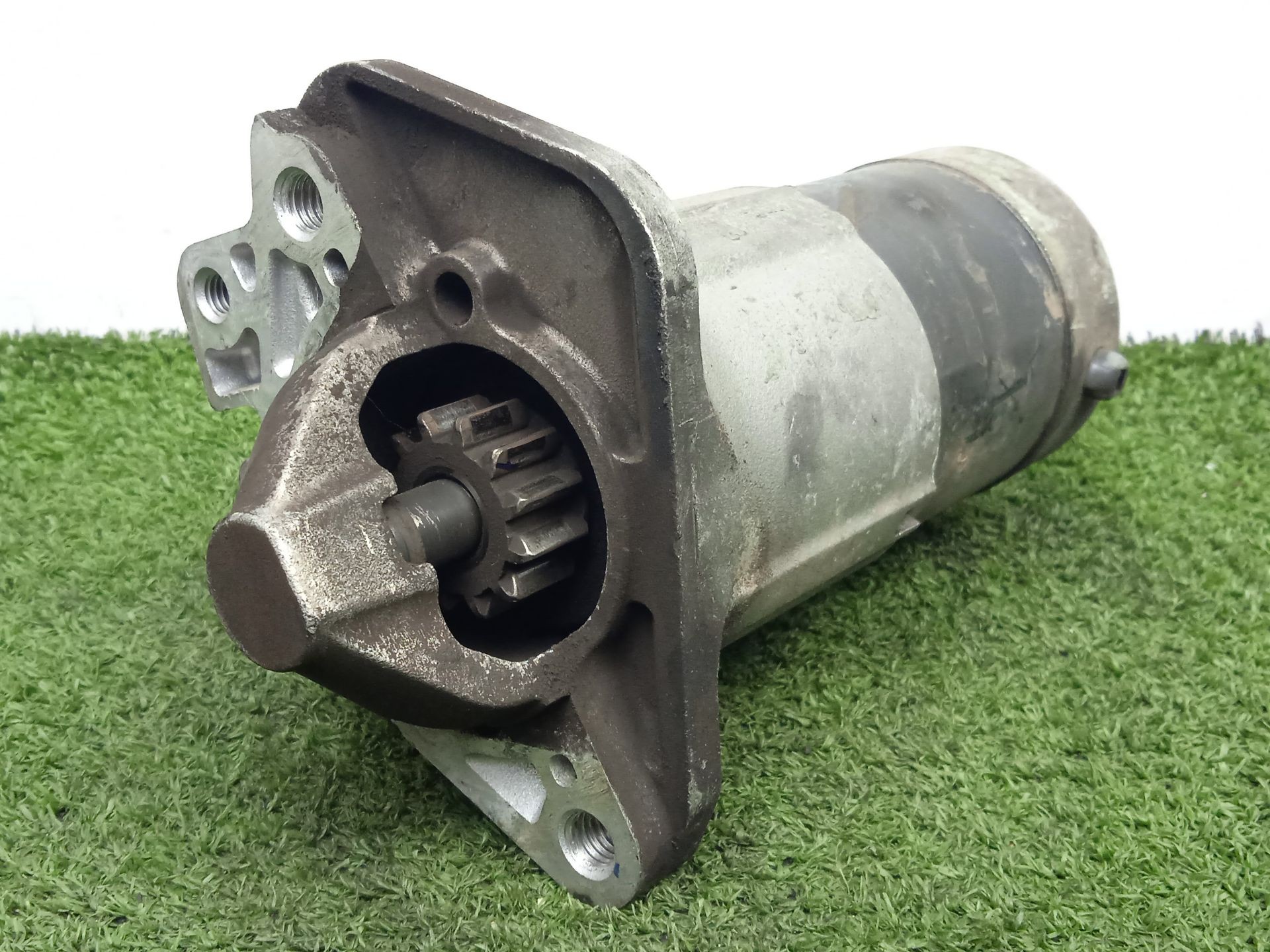 8200584675 - K620 - M000T87881 MOTOR START / 13.DIENTES / MITSUBISHI ...