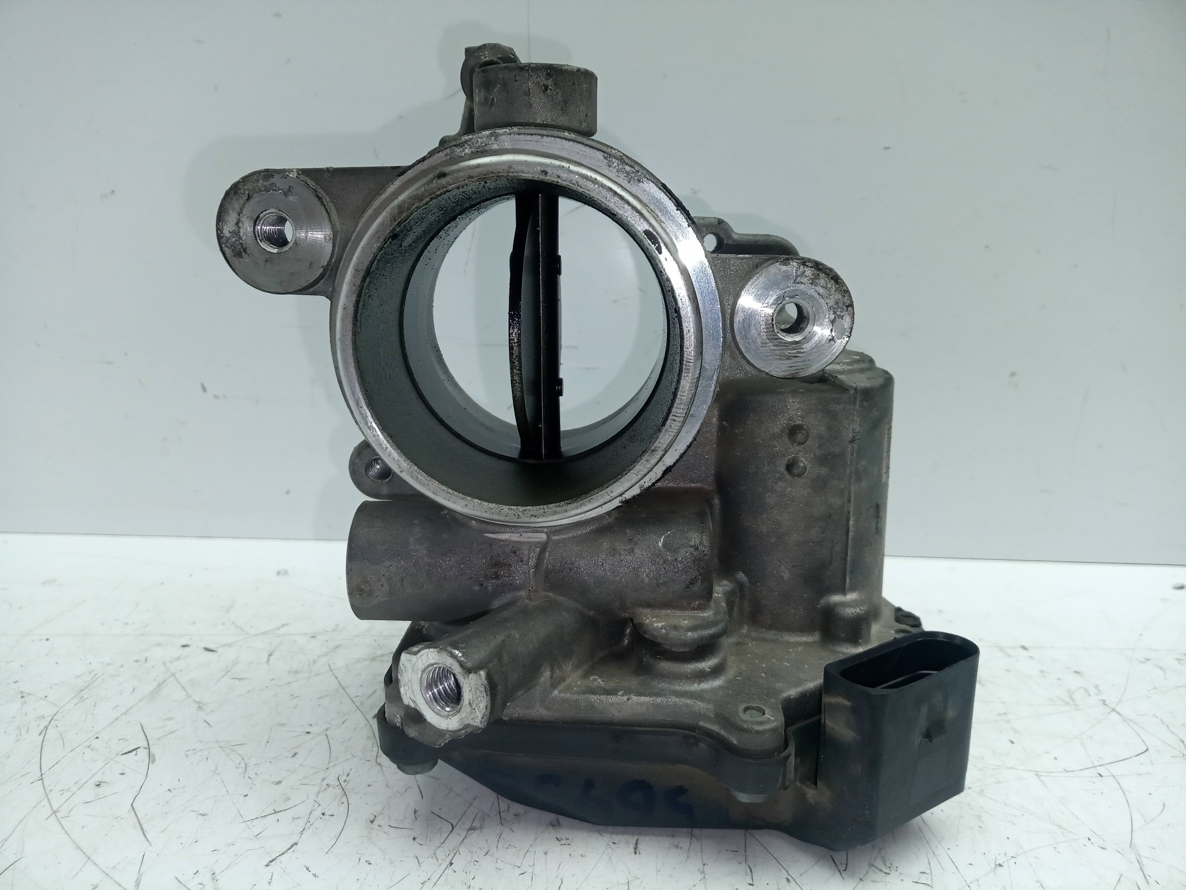 04L128063P DROSSELKLAPPENSTUTZEN / 688372 FÜR SEAT LEON 5F1 1.6 TDI ...