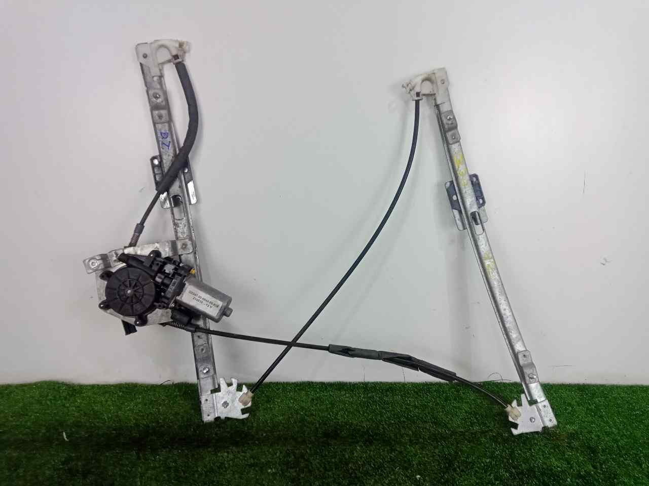 D334700 - 454500018 - 210510 LEVE GLACE AVANT GAUCHE / CON.MOTOR ...